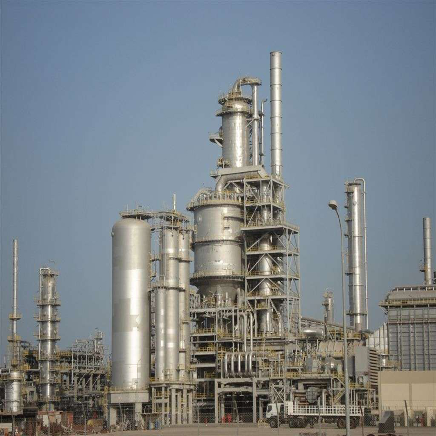 oil-gas-refineries-1500 - Sudhir Rental